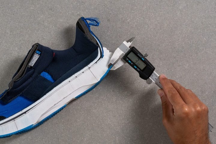 Cut in half: Hoka Skyflow Review (2024) | RunRepeat