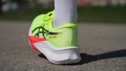 Cut in half: ASICS Magic Speed 4 Review (2024) | RunRepeat