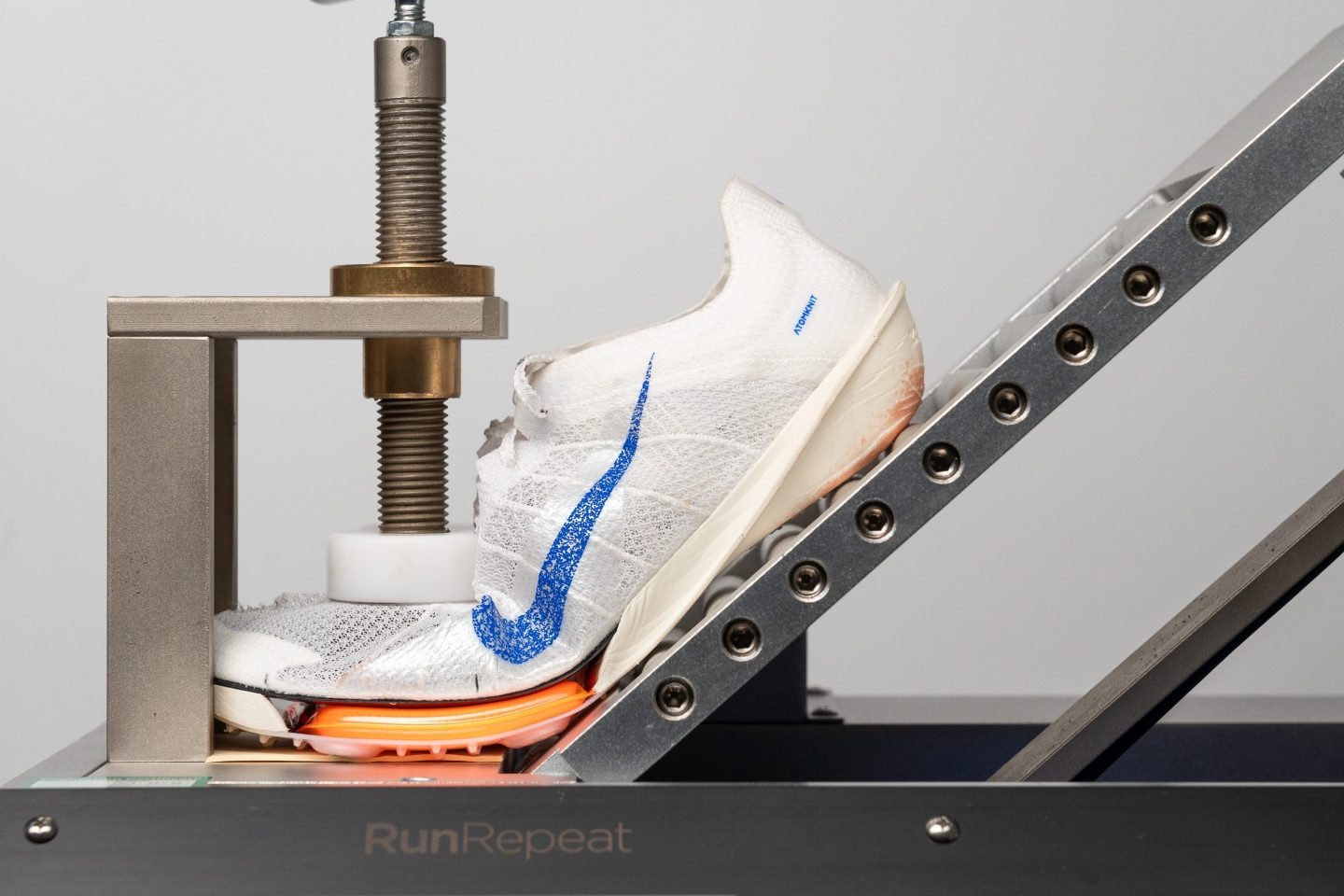 Cut in half: Nike Victory 2 Review | RunRepeat