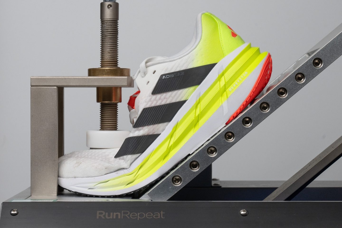 Cut in half: Adidas Adistar 3 Review | RunRepeat