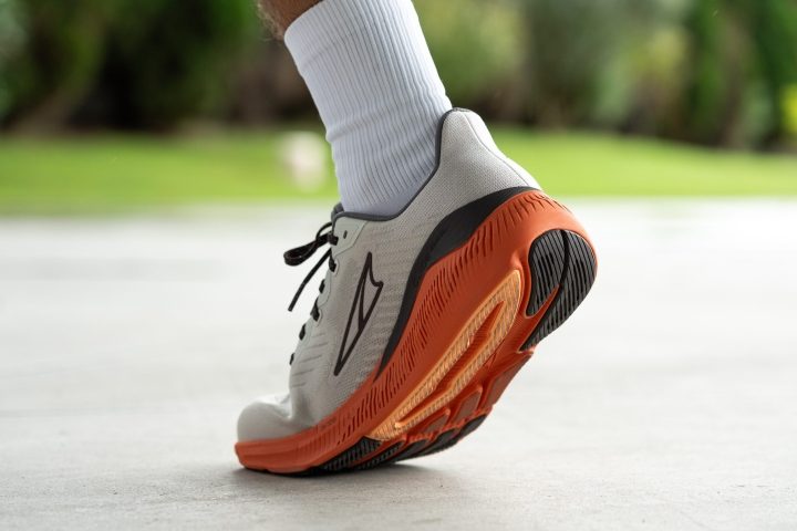 Cut in half: Altra Experience Form Review | RunRepeat