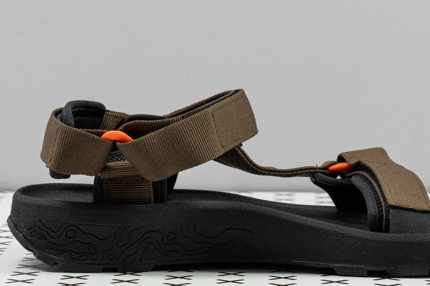 Cut in half: Teva Hydratrek Review (2024) | RunRepeat