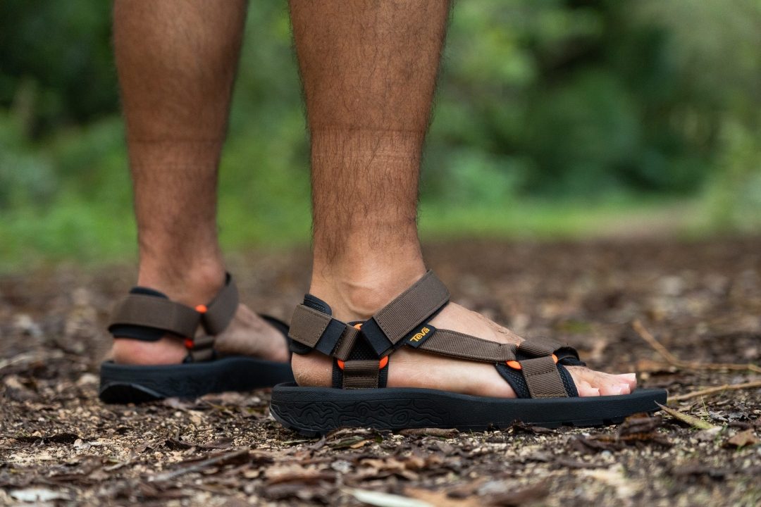 Cut in half: Teva Hydratrek Review | RunRepeat
