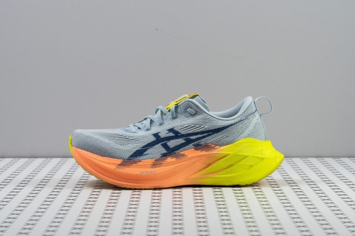 Cut in half: ASICS Superblast 2 Review (2024) | RunRepeat