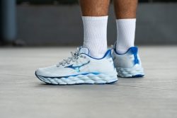 Cut in half: Mizuno Wave Sky 8 Review | RunRepeat