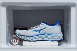 Cut in half: Mizuno Wave Sky 8 Review | RunRepeat