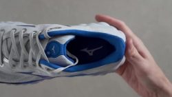Cut in half: Mizuno Wave Sky 8 Review | RunRepeat