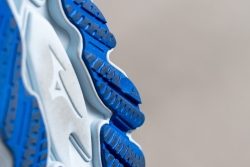 Cut in half: Mizuno Wave Sky 8 Review | RunRepeat