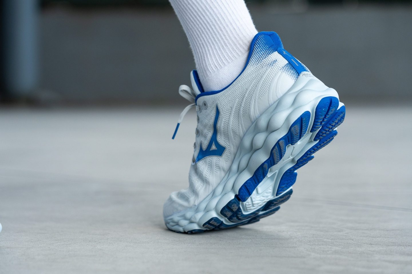 Cut in half: Mizuno Wave Sky 8 Review (2024) | RunRepeat