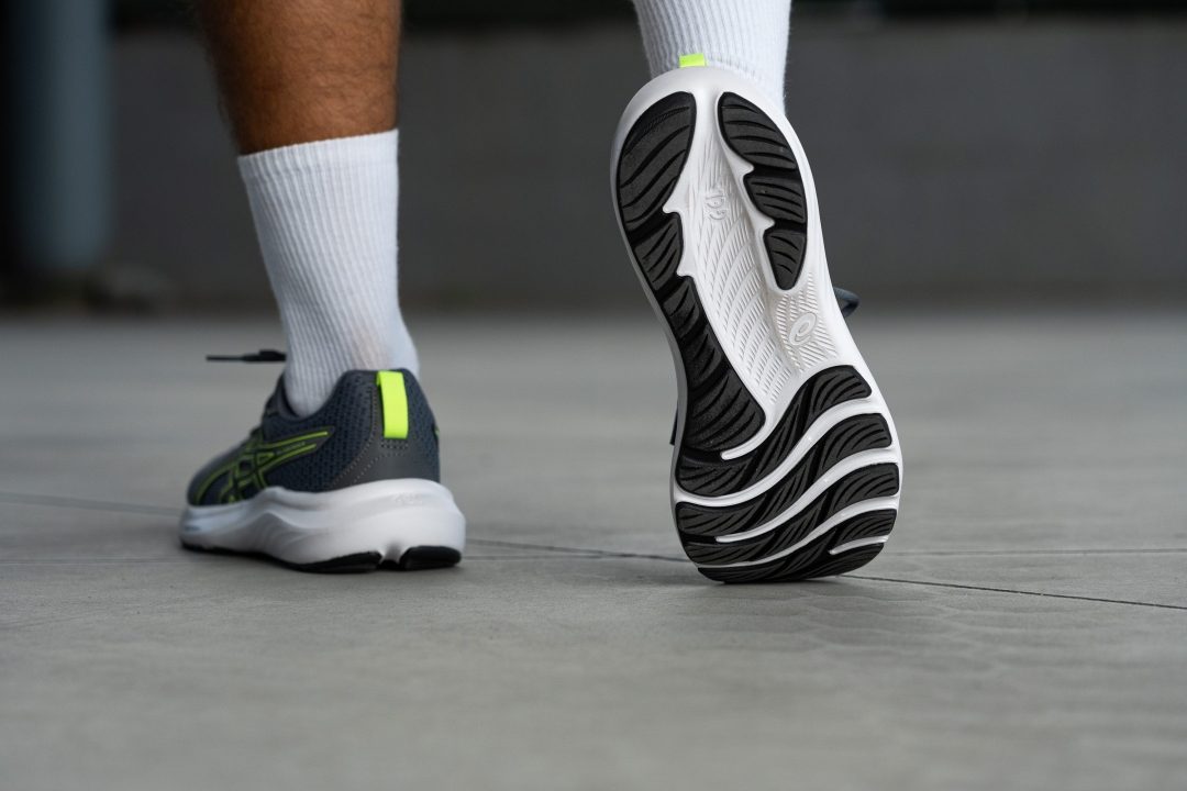 Cut in half: ASICS Gel Contend 9 Review | RunRepeat