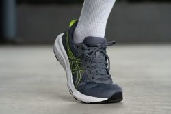 Cut in half: ASICS Gel Contend 9 Review (2024) | RunRepeat