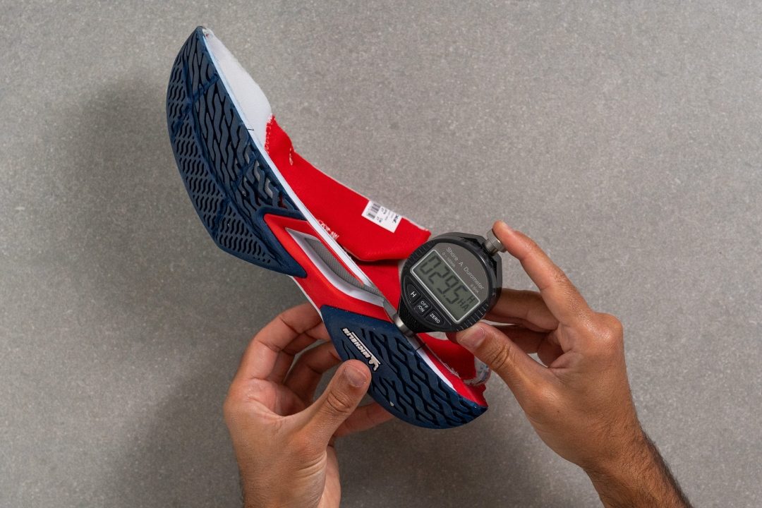 Cut in half: Babolat Jet Mach 3 Review | RunRepeat