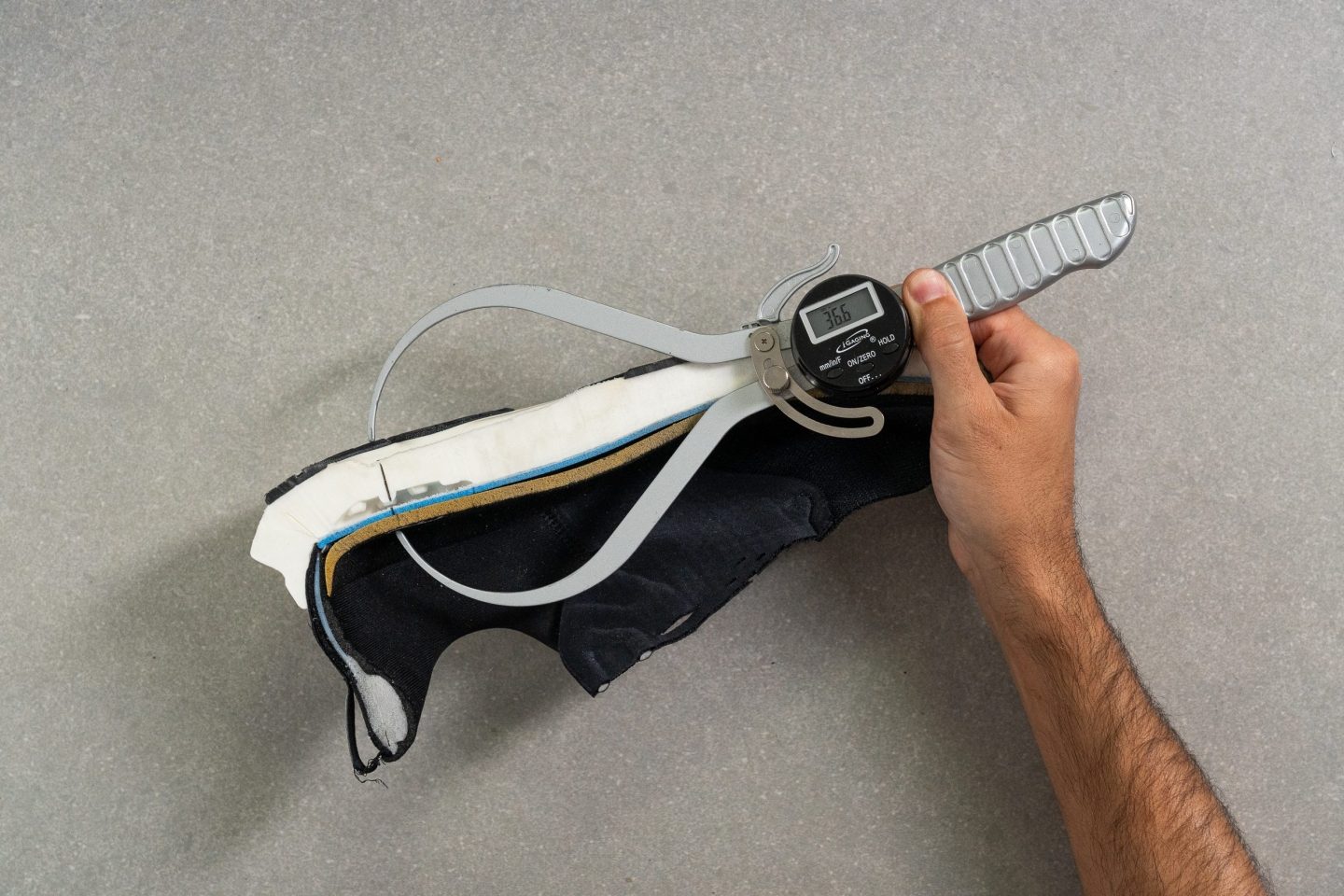 Cut in half: ASICS GT 2000 13 Review | RunRepeat