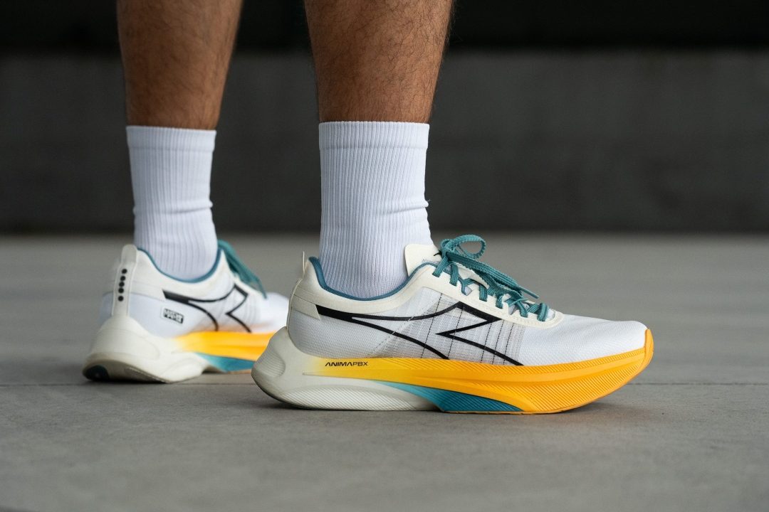 Cortadas por la mitad: Análisis y review de las Diadora Gara Carbon ...