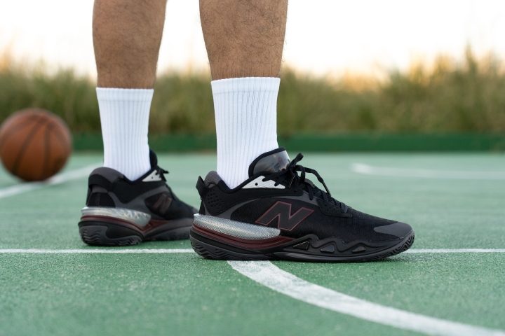 Cut in half: New Balance Hesi Low v2 Review (2026) | RunRepeat