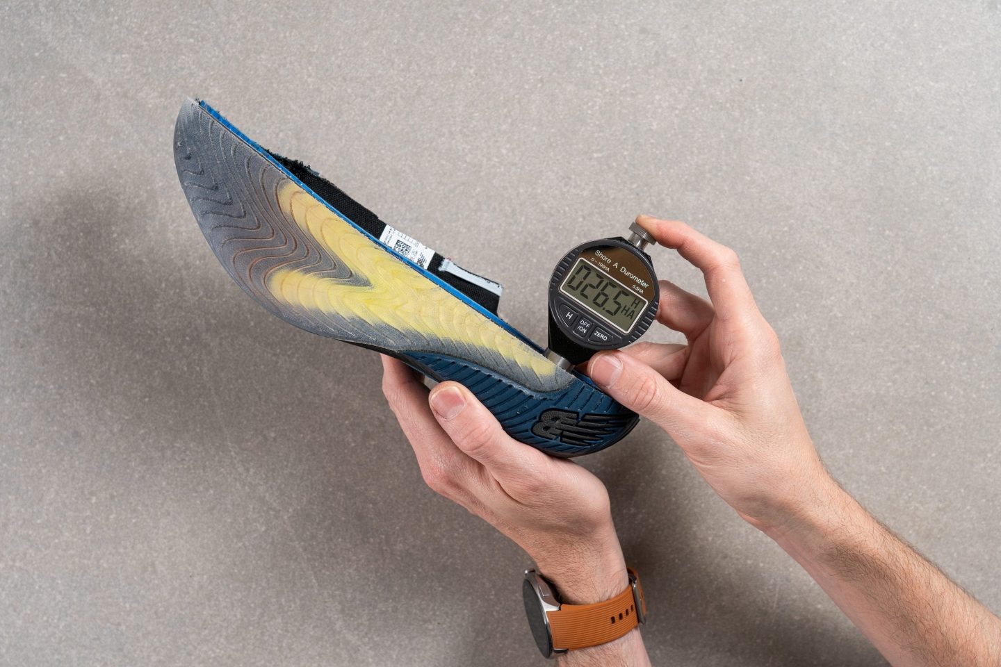 Cut in half: New Balance FuelCell 996 v6 Review | RunRepeat