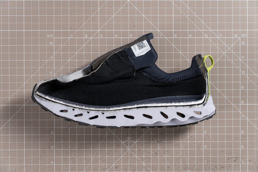 Cut in half: On Cloudhorizon Waterproof Review (2024) | RunRepeat