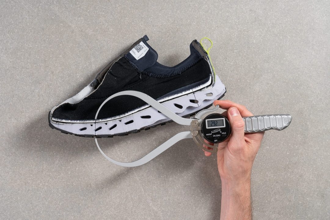 Cut in half: On Cloudhorizon Waterproof Review (2024) | RunRepeat