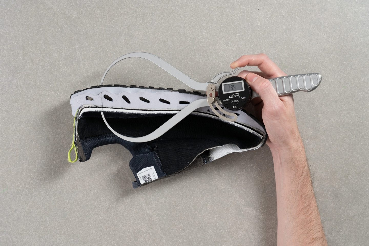 Cut in half: On Cloudhorizon Waterproof Review (2024) | RunRepeat