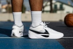 Cut in half: Nike Giannis Freak 6 Review | RunRepeat