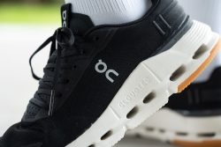 Cut in half: On Cloudnova Form 2 Review | RunRepeat