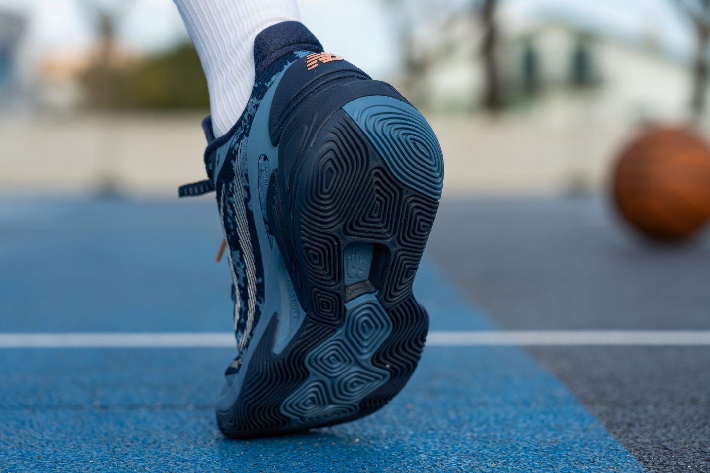Cut in half: New Balance TWO WXY V5 Review (2024) | RunRepeat