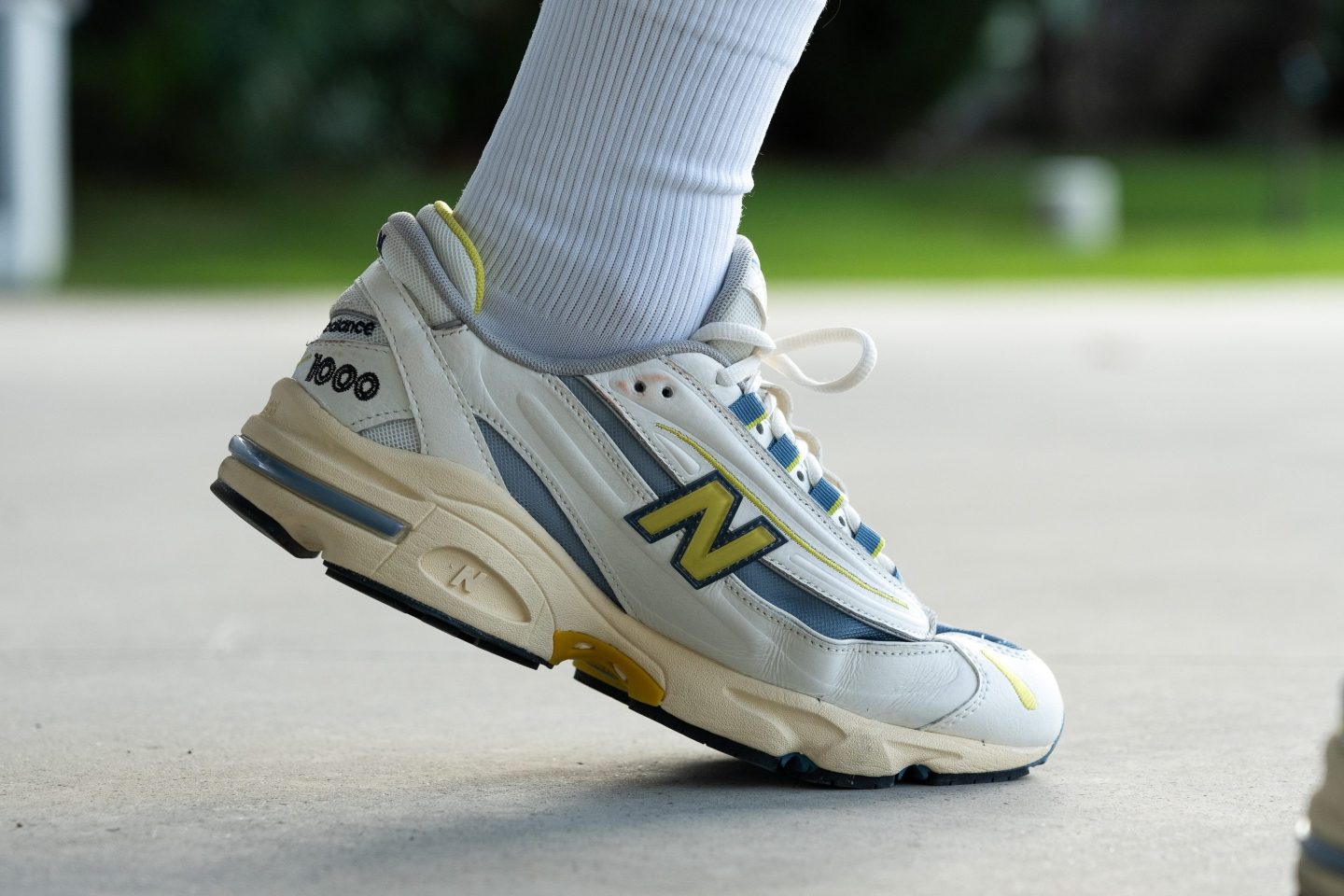 Cut in half: New Balance 1000 Review | RunRepeat