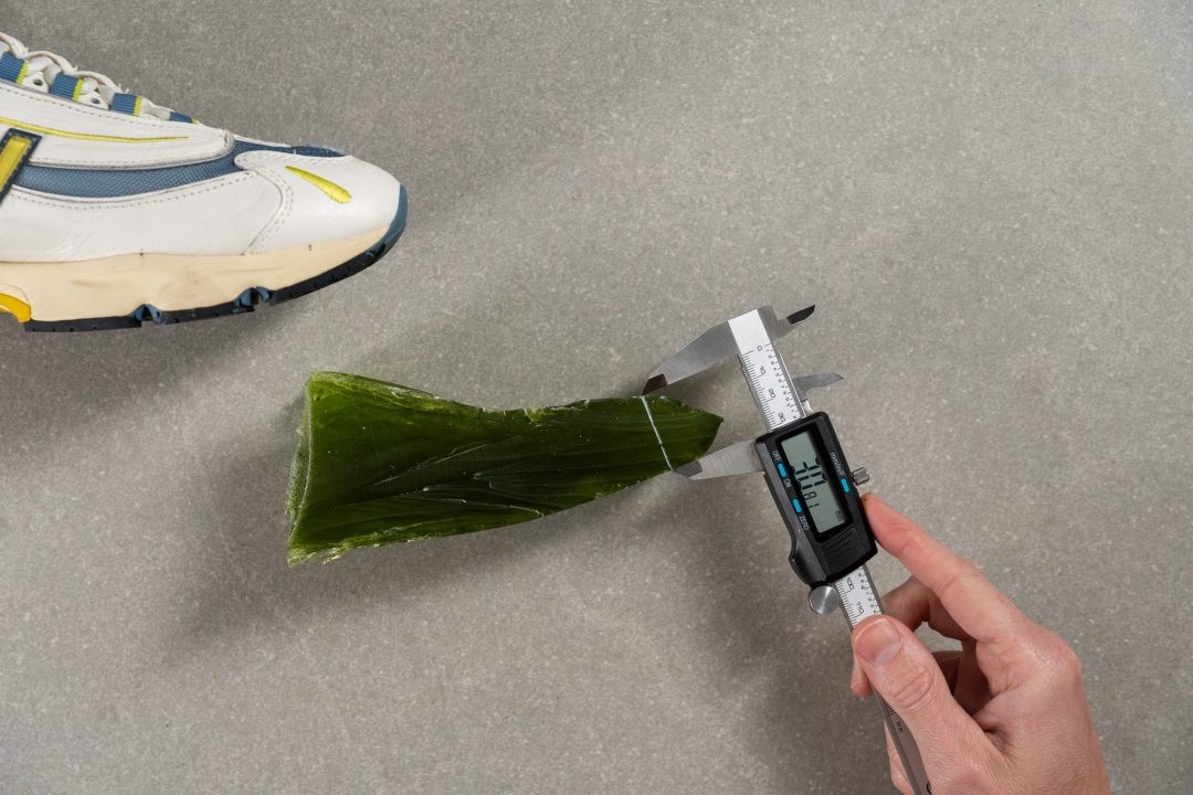 Cut in half: New Balance 1000 Review | RunRepeat