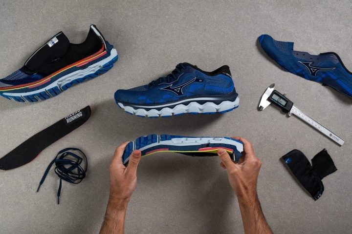 Cut in half: Mizuno Wave Horizon 7 Review | RunRepeat