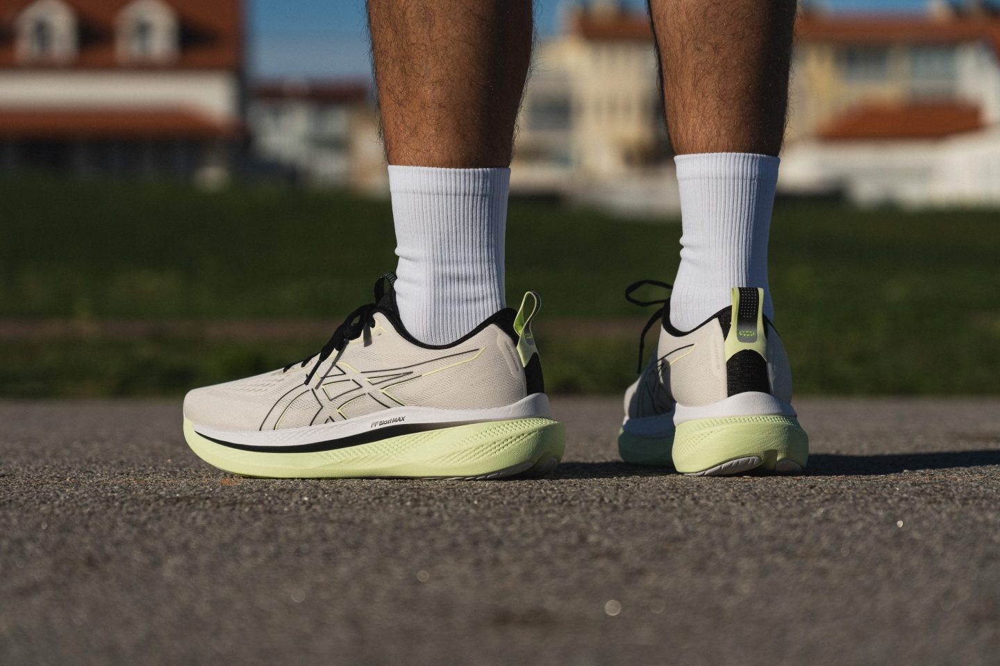 Cut in half: ASICS Glideride Max Review (2025) | RunRepeat