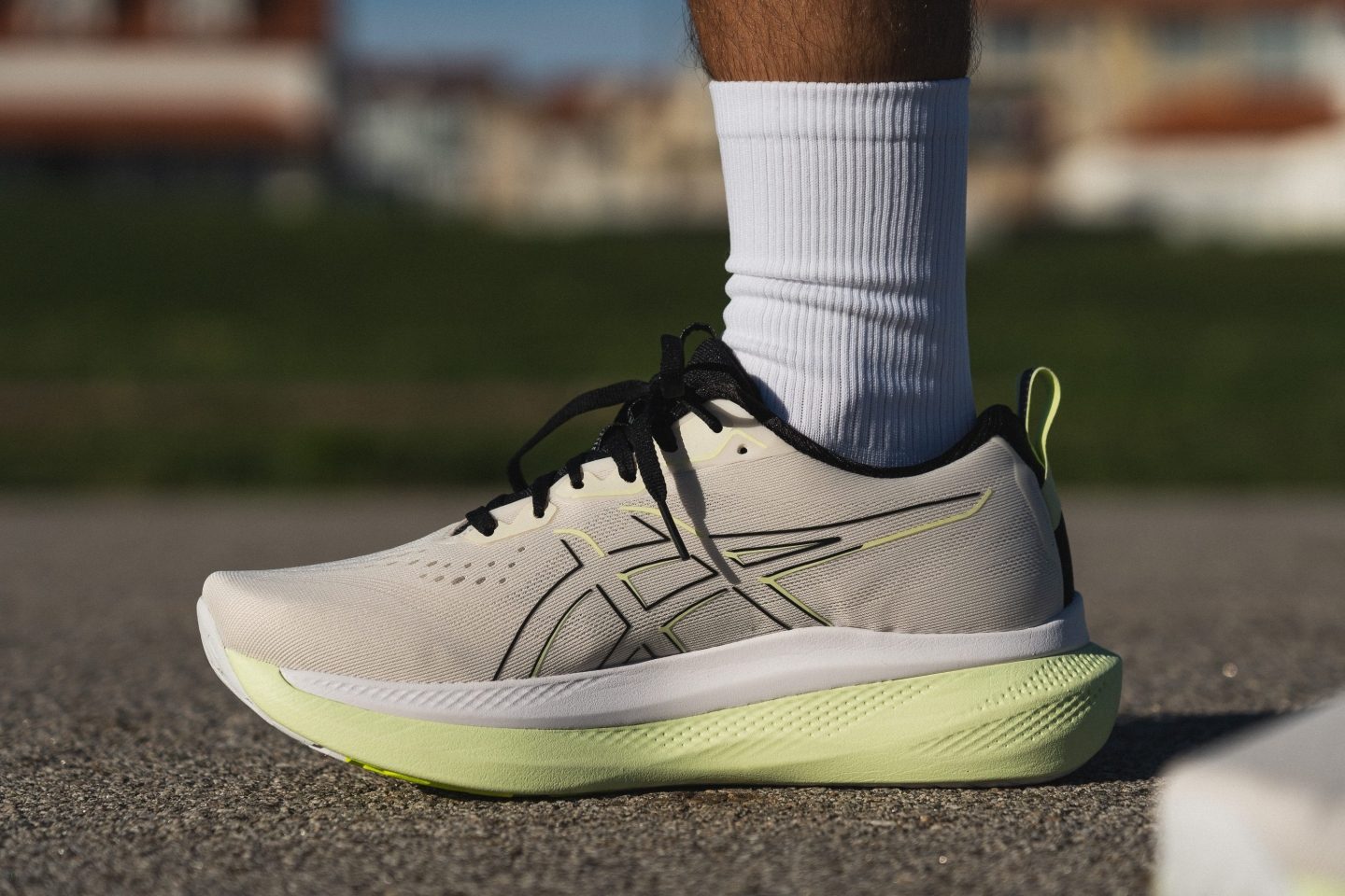 Cut in half: ASICS Glideride Max Review (2025) | RunRepeat