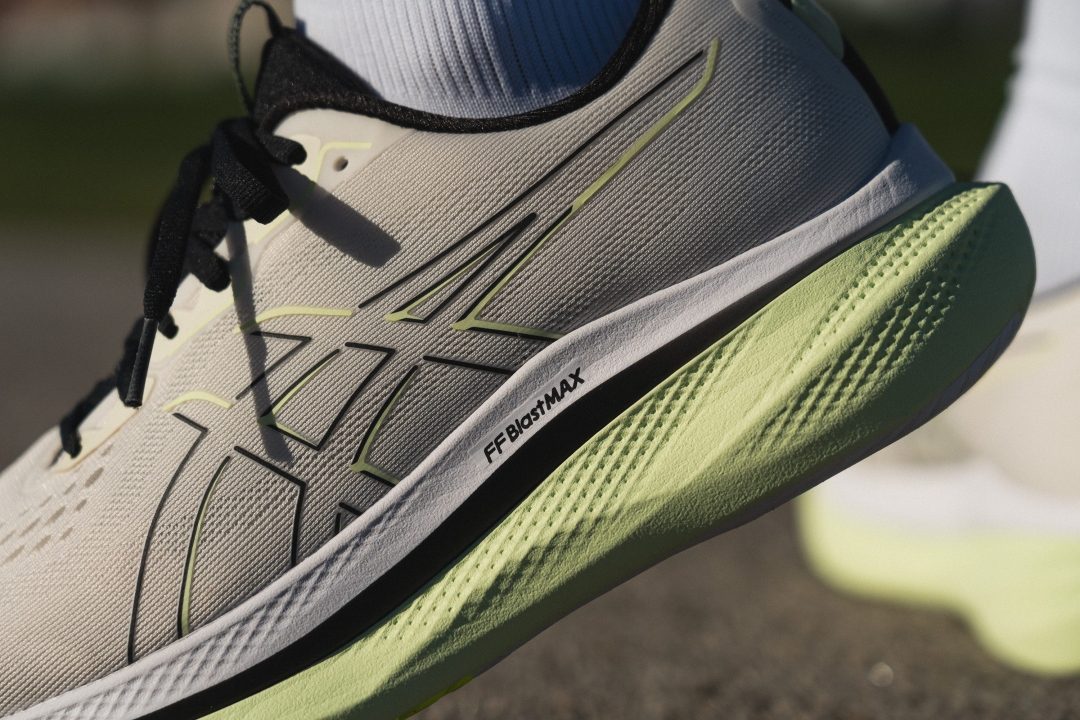 Cut in half: ASICS Glideride Max Review (2025) | RunRepeat