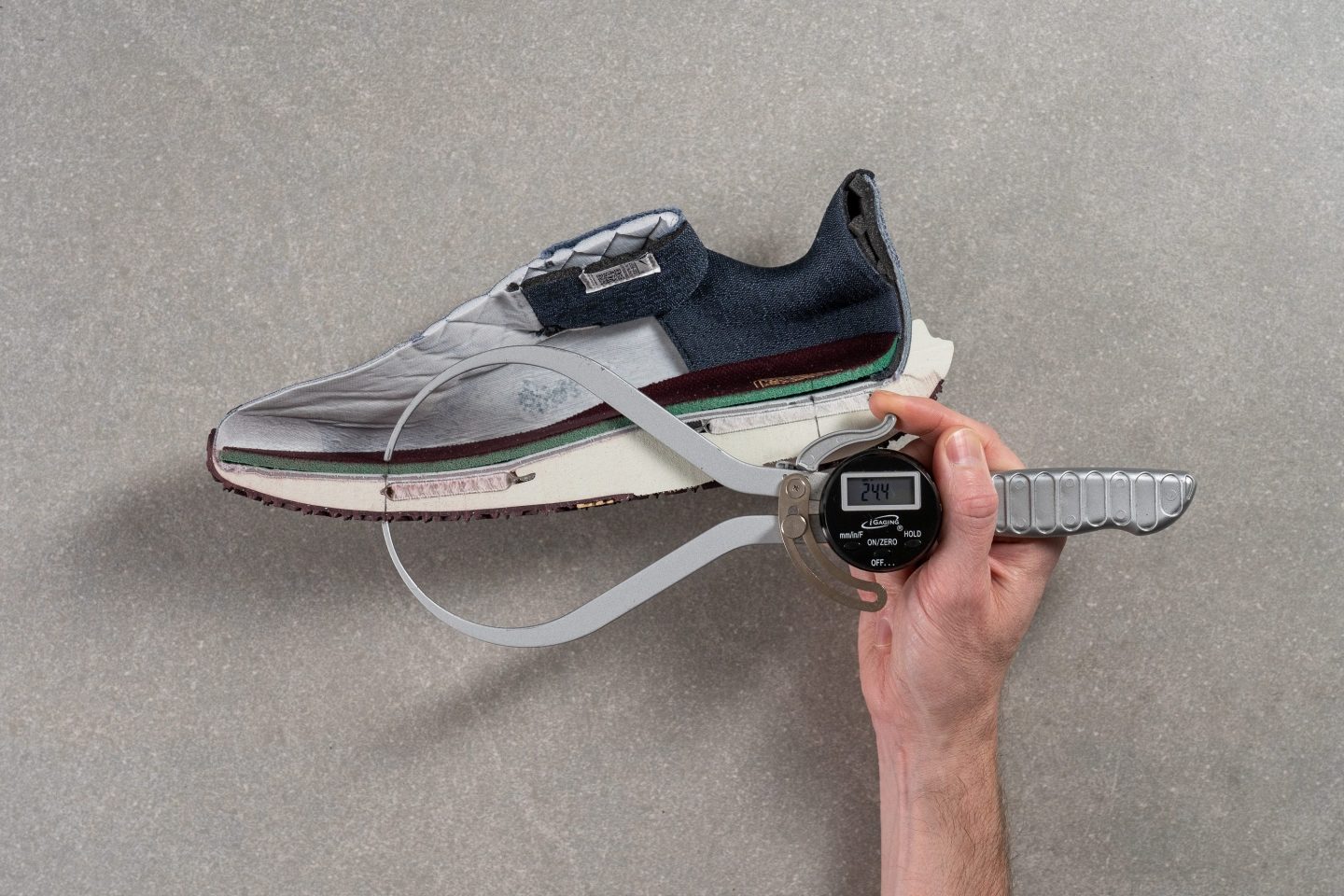 Cut in half: Nike Pegasus 41 GTX Review | RunRepeat