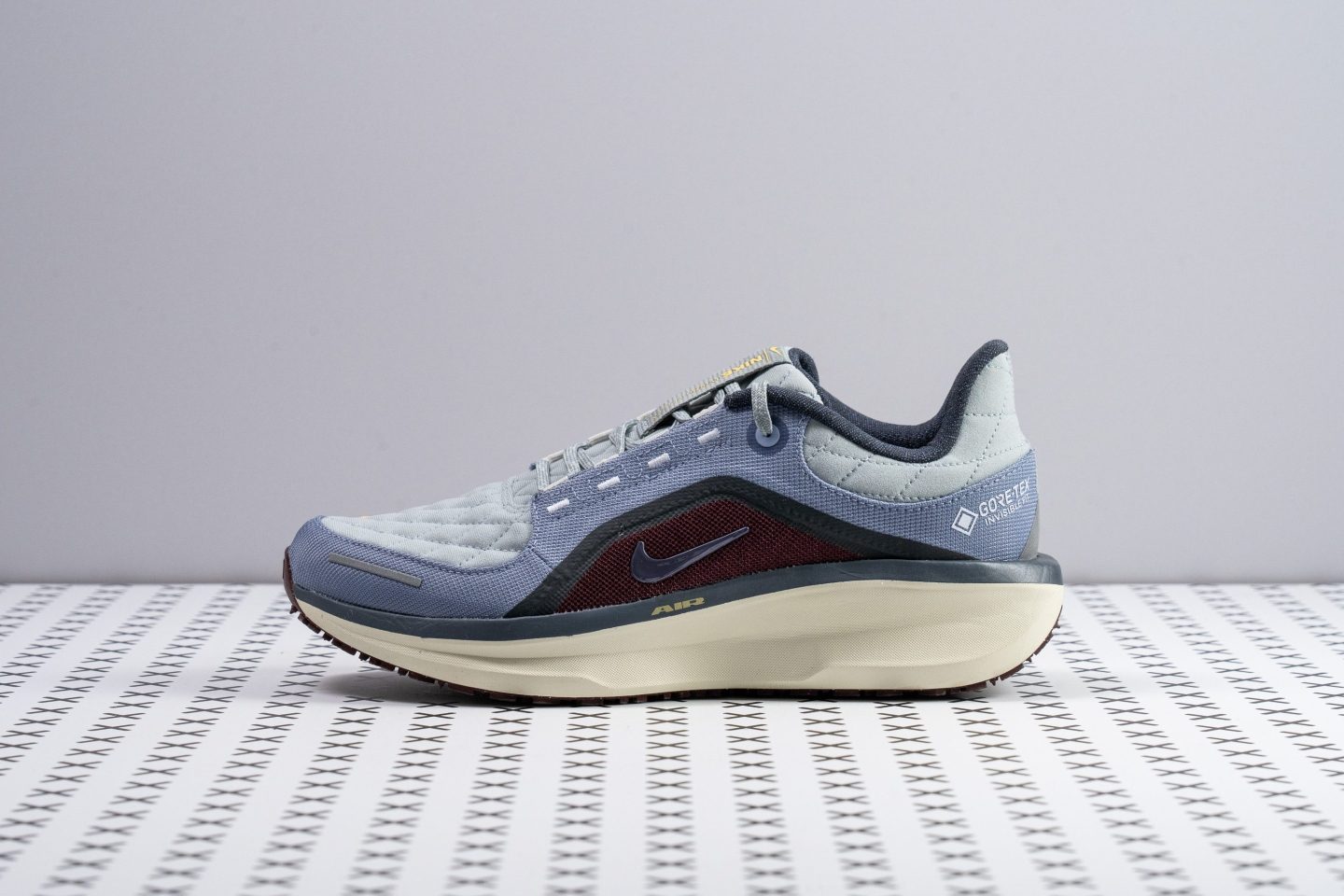 Cut in half: Nike Winflo 11 GTX Review | RunRepeat