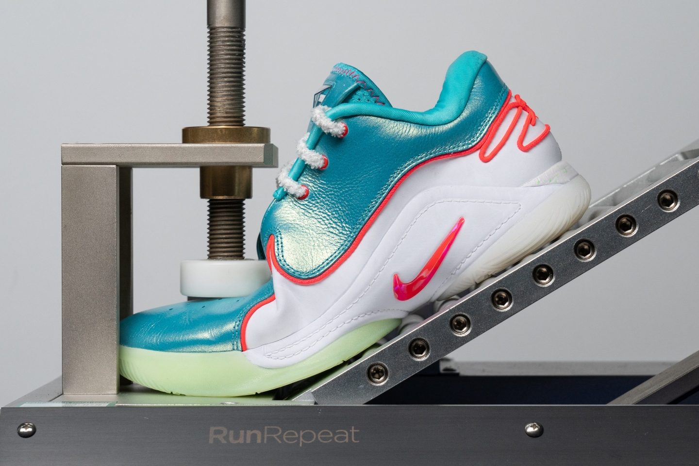 Cut in half: Nike LeBron 22 Review (2025) | RunRepeat