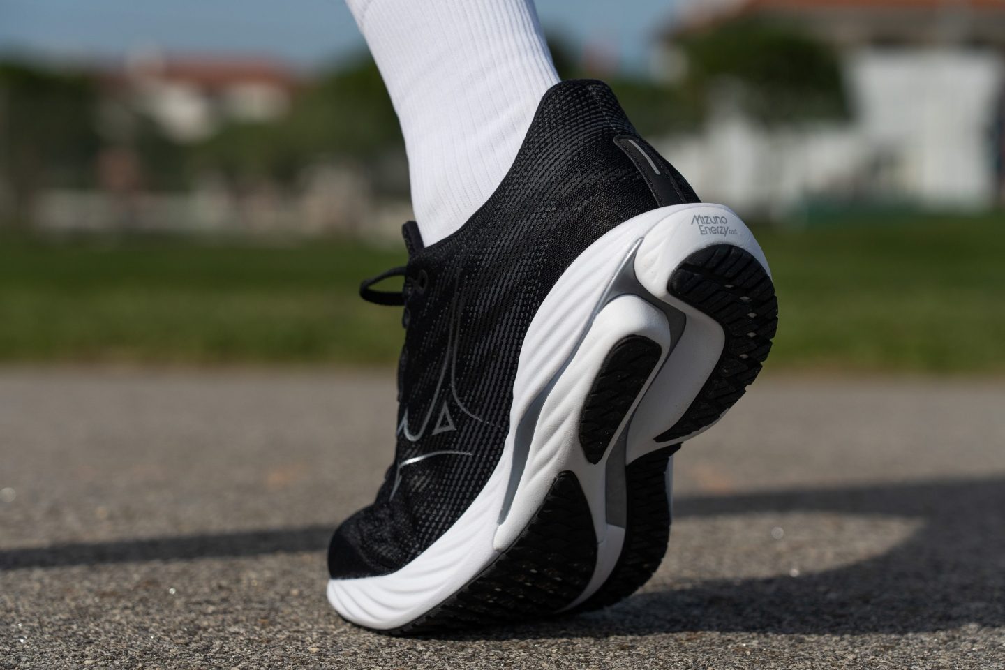 Cut in half: Mizuno Wave Rider 28 Review (2025) | RunRepeat