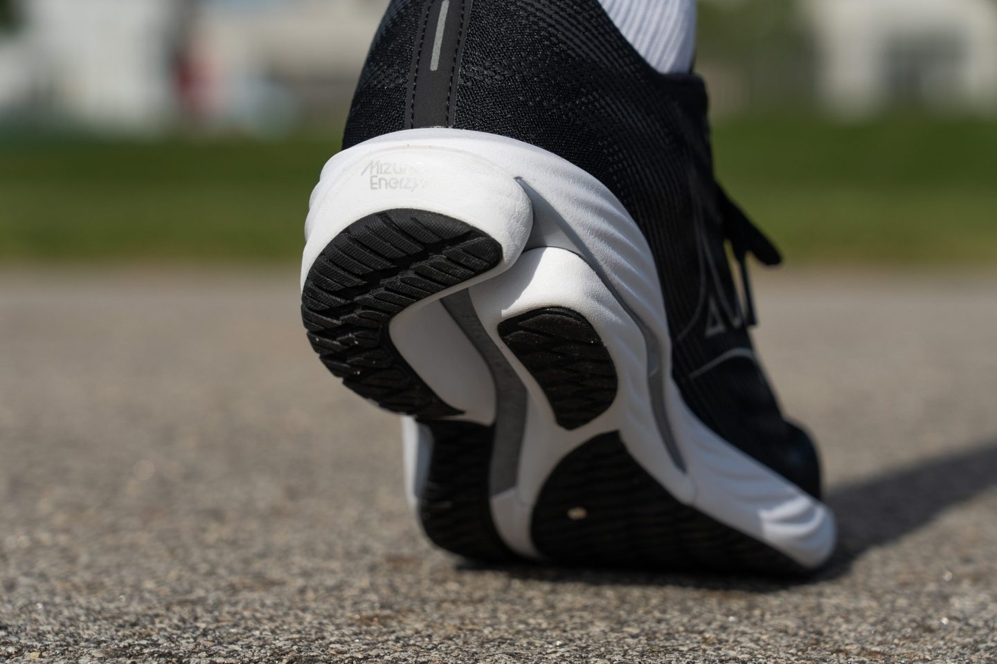 Cut in half: Mizuno Wave Rider 28 Review (2025) | RunRepeat