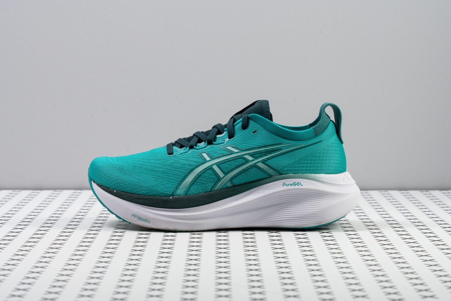 Cut in half: ASICS Gel Nimbus 27 Review (2025) | RunRepeat