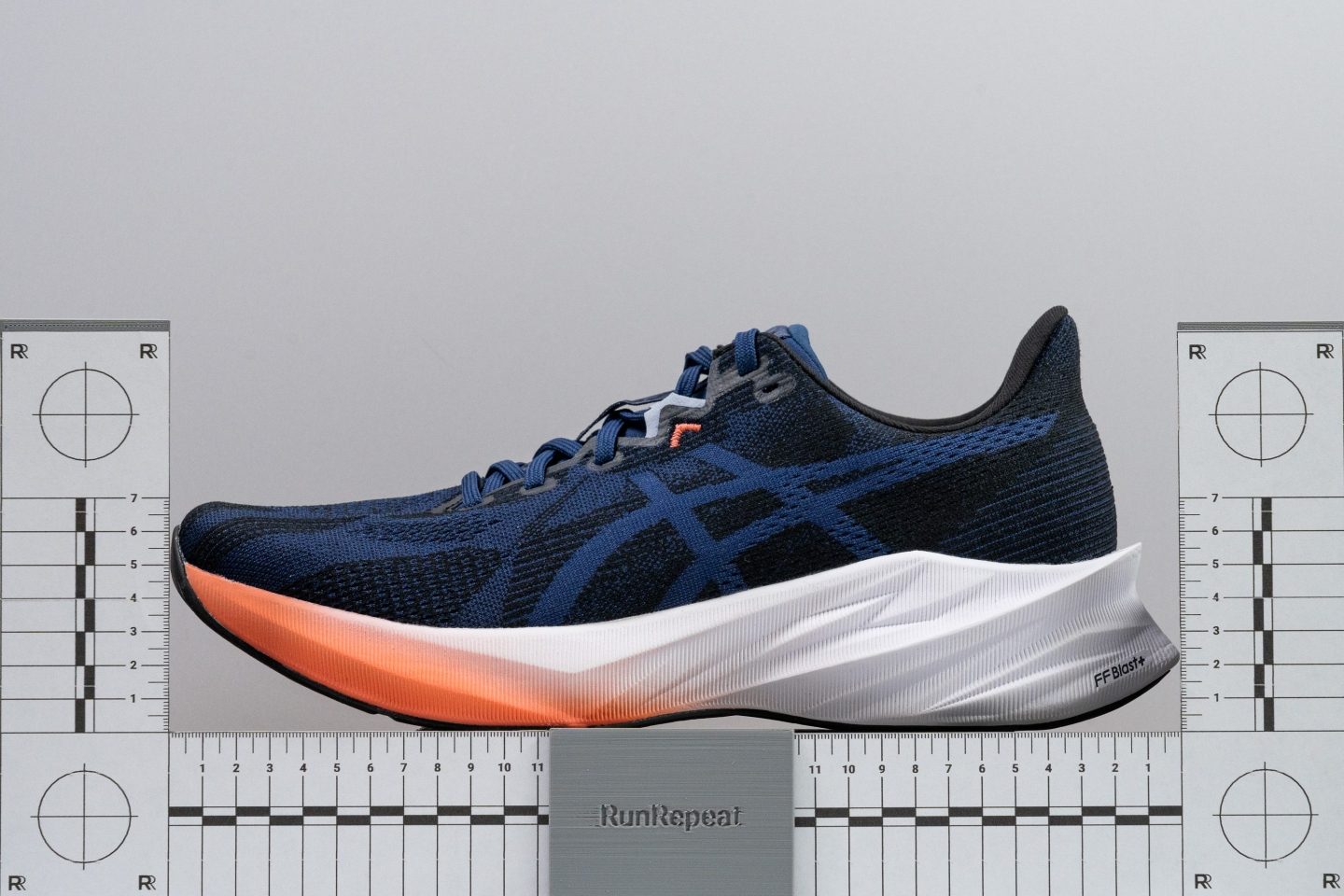 Cut in half: ASICS Dynablast 5 Review (2025) | RunRepeat