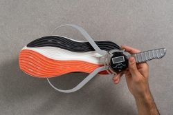 Cut in half: Mizuno Neo Zen Review (2025) | RunRepeat