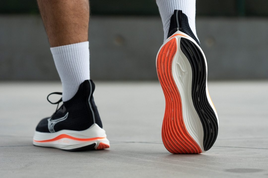 Cut in half: Mizuno Neo Zen Review (2025) | RunRepeat