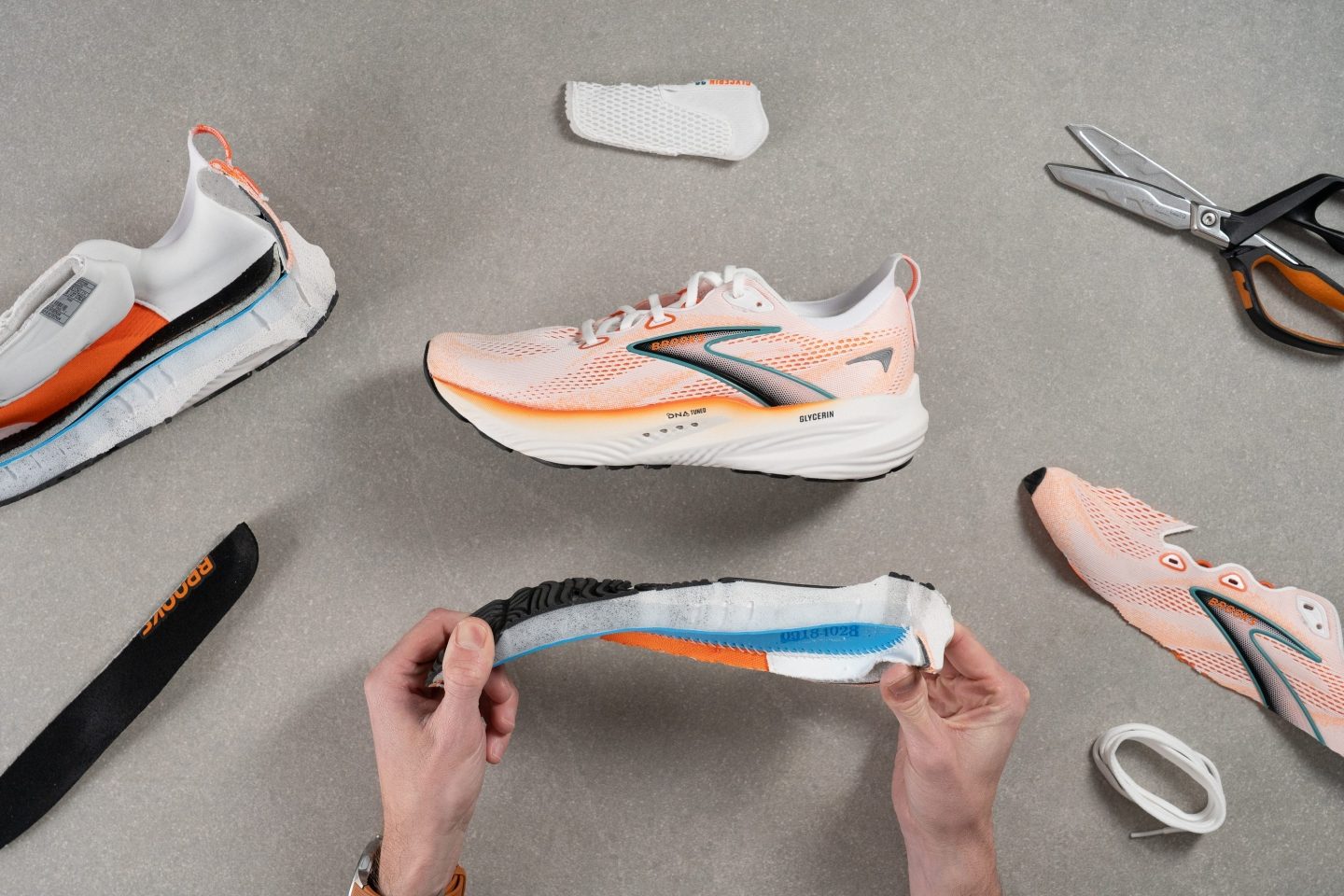 Cortadas por la mitad: Análisis y review de las Brooks Glycerin 22 (2025) | RunRepeat