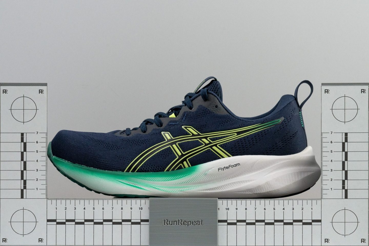 Cortadas por la mitad: Análisis y review de las ASICS Gel Pulse 16 ...