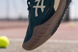 Cut in half: ASICS Gel Resolution X Review (2025) | RunRepeat