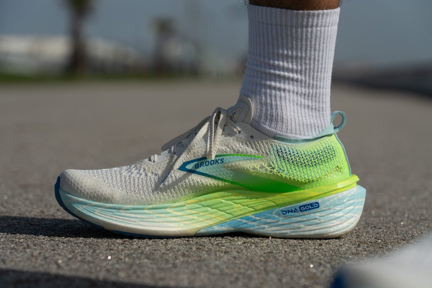 Cut in half: Brooks Hyperion Elite 4 PB Review (2025) | RunRepeat