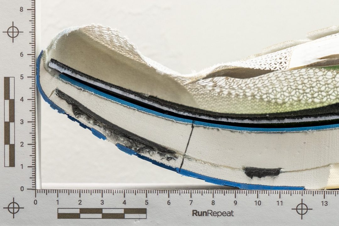 Cut in half: Brooks Hyperion Elite 4 PB Review (2025) | RunRepeat