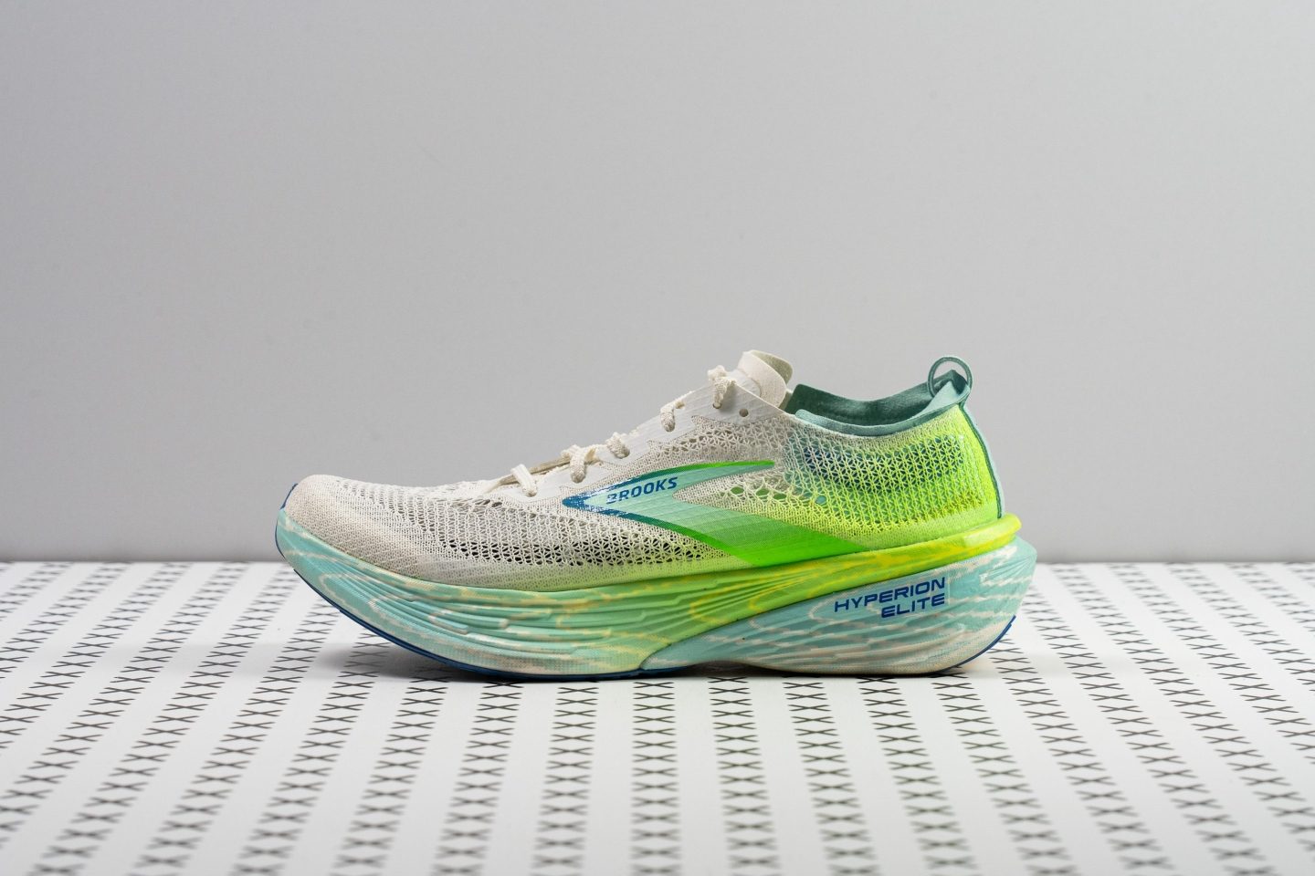 Cut in half: Brooks Hyperion Elite 4 PB Review (2025) | RunRepeat