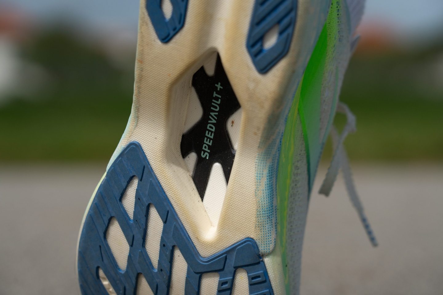 Cut in half: Brooks Hyperion Elite 4 PB Review (2025) | RunRepeat