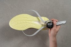 Cut in half: ASICS Gel Cumulus 27 Review (2025) | RunRepeat