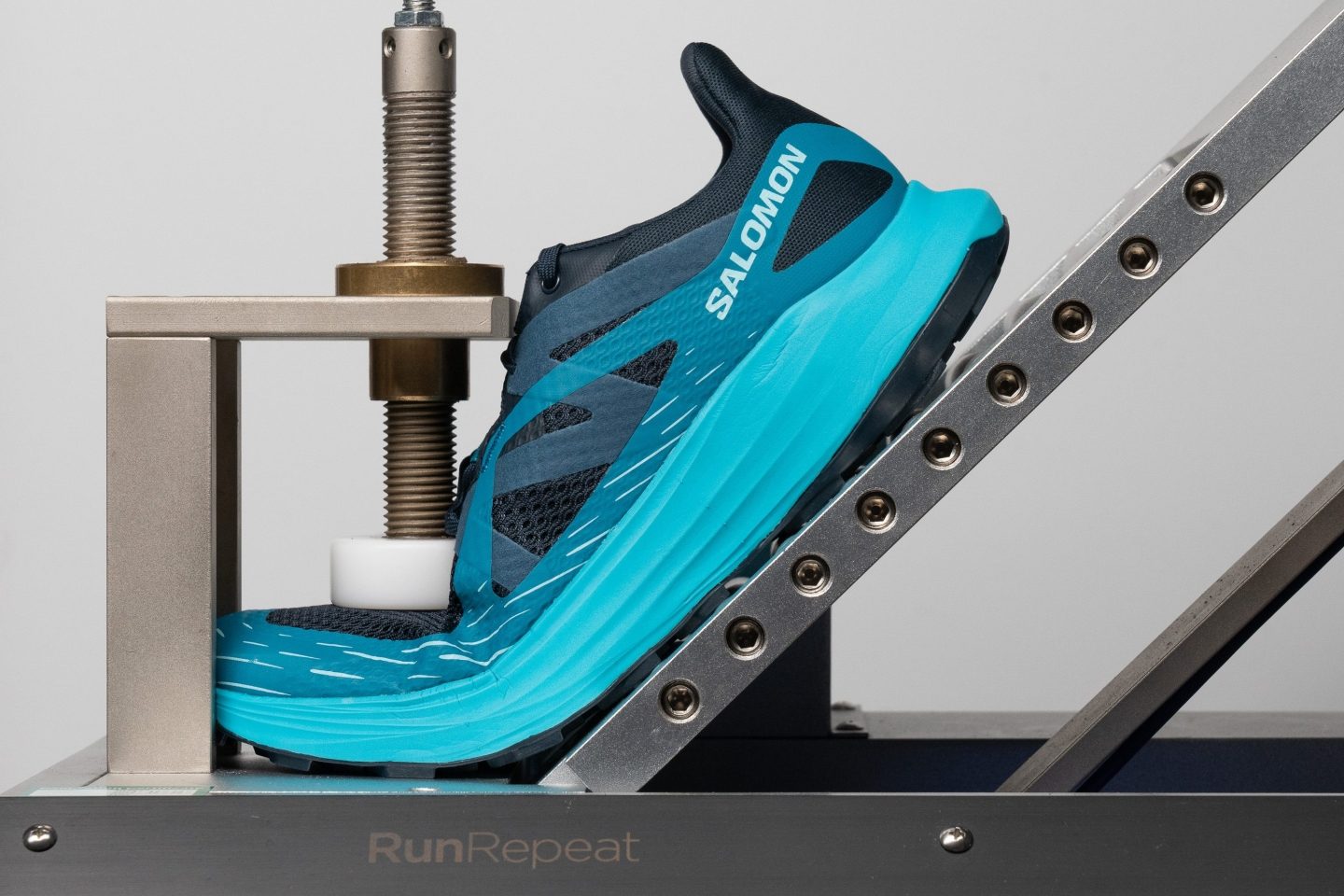 Cut in half: Salomon Ultra Flow Review (2025) | RunRepeat